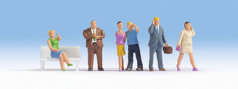 Noch 15574 People w/Cell Phones -- pkg(6) HO Scale – YankeeDabbler