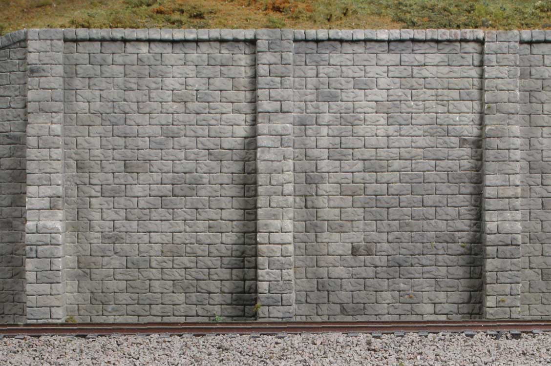 Monroe 106 Retaining Wall -- Cut Stone pkg(2) HO Scale – YankeeDabbler